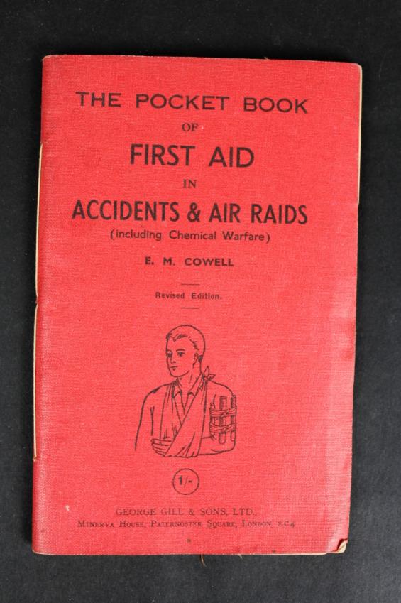 CS Militaria | WW2 British Pocket Book First Aid In Accidents & Air ...