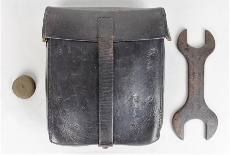 CS Militaria | WW2 German MG Gunners Pouch 1939 With Spanner & Muzzle Cap