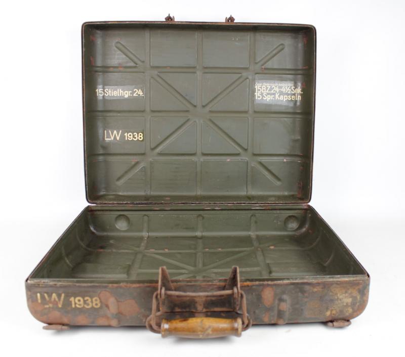 CS Militaria | WW2 German Stick Grenade Box