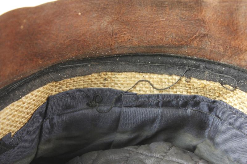 CS Militaria | WW2 British RAF Officers Peaked Cap & RAF Cravat