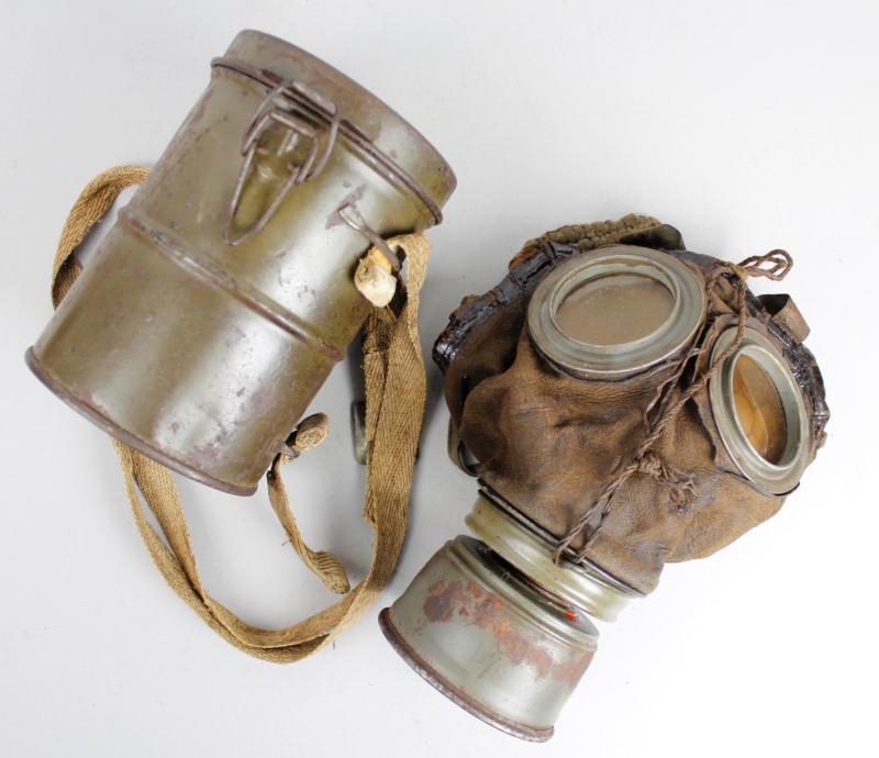 CS Militaria | WW1 German M17 Gas Mask & Canister With Spare Lenses ...