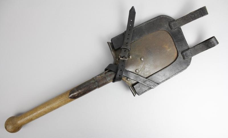 CS Militaria | WW1 German Entrenching Tool & Carrier