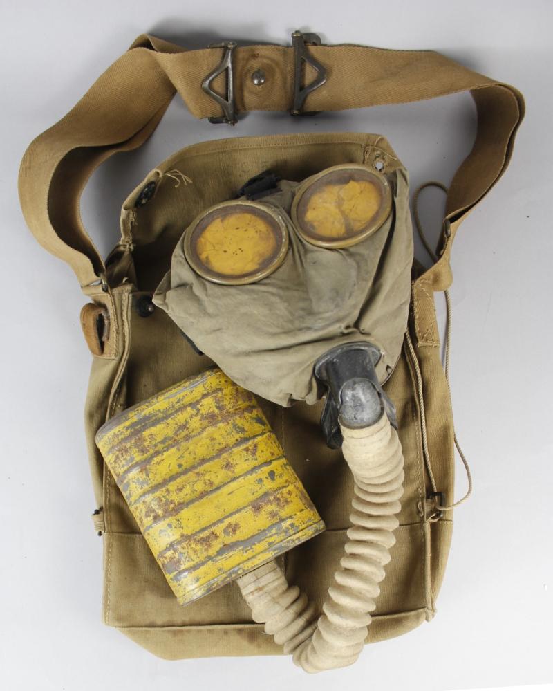 CS Militaria | WW1 US M17 Gas Mask & Haversack