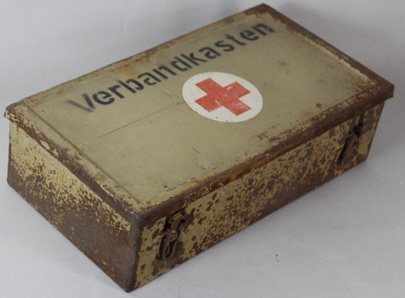 CS Militaria | WW2 German 'Verbandkasten' First Aid Box In Tan