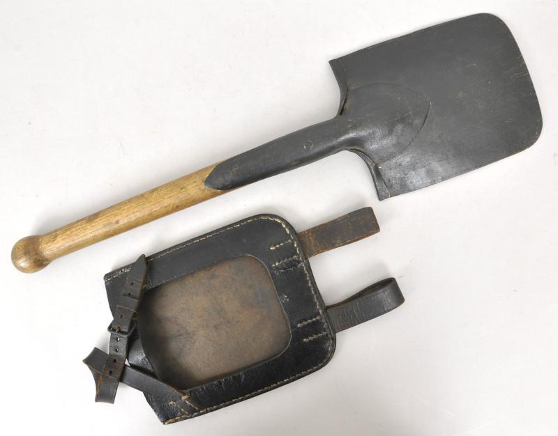 CS Militaria | WW2 German 'Heer' Marked Straight Entrenching Tool In ...
