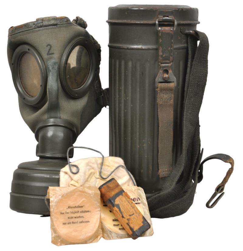 CS Militaria | WW2 German Gas Mask With Cleaning Cloth, Spring, Skin ...