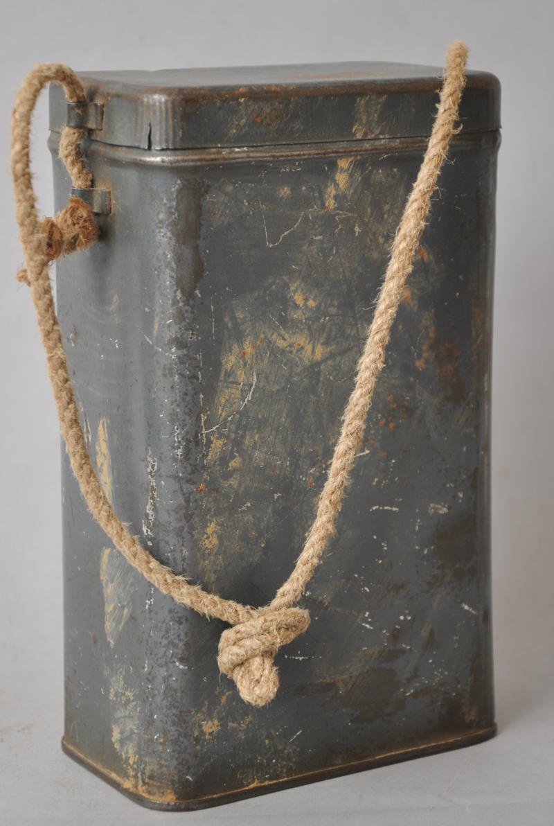 CS Militaria | WW1 French M2 Gas Mask Tin