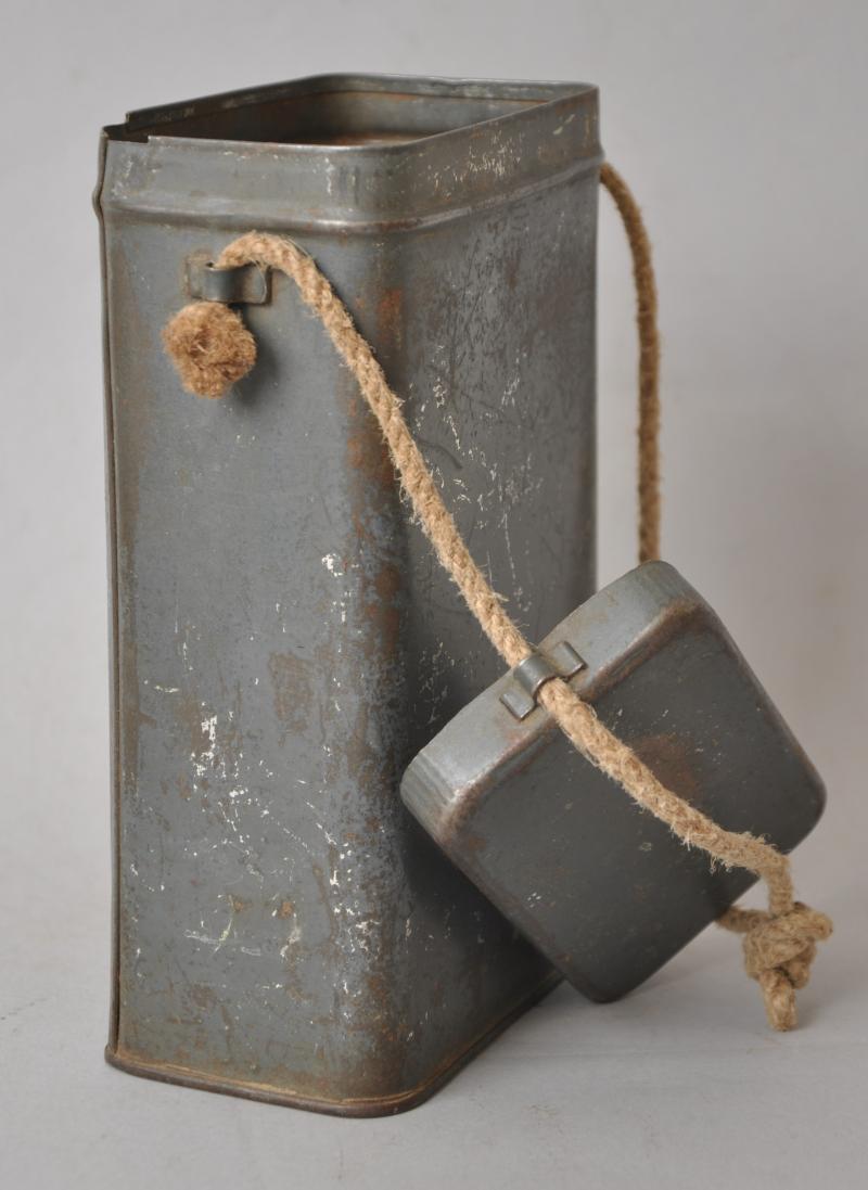 CS Militaria | WW1 French M2 Gas Mask Tin