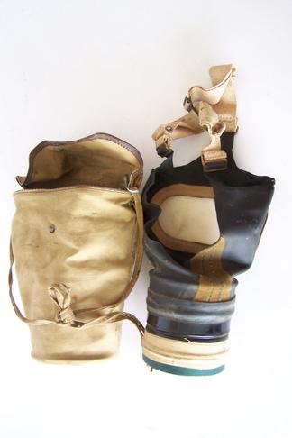 CS Militaria | WW2 British Civilian Gas Mask & Private Purchase Case